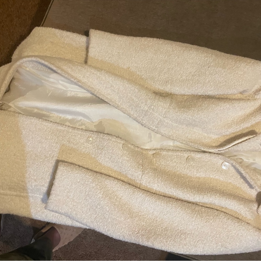 Gorgeous Winter White Bill Blass Classic Coat - Gem